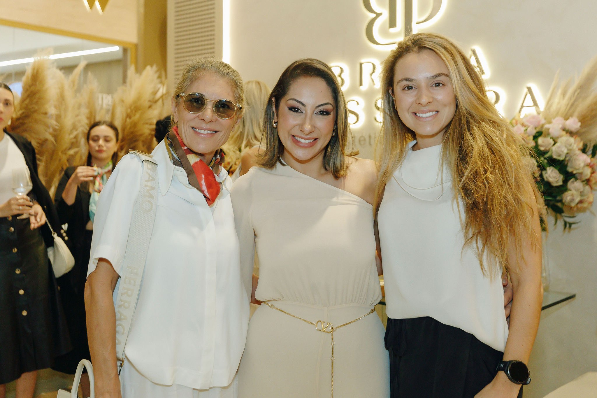 Bruna Passaura inaugura nova unidade no Pátio Batel - Revista Dimensão
